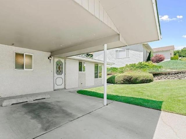 3 Br, 2 bath, Condo 206 N 72nd Ave