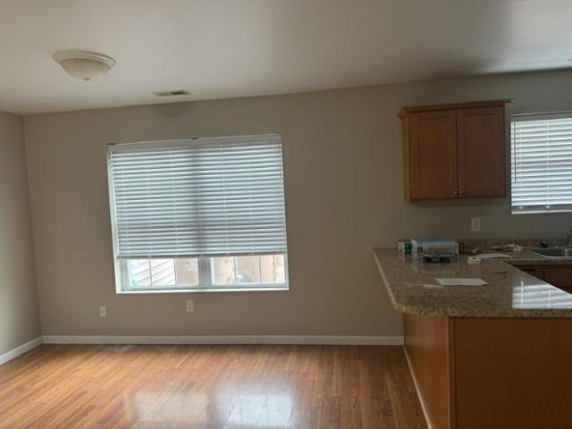 3 Br, 2 bath, Condo 206 S Springfield St