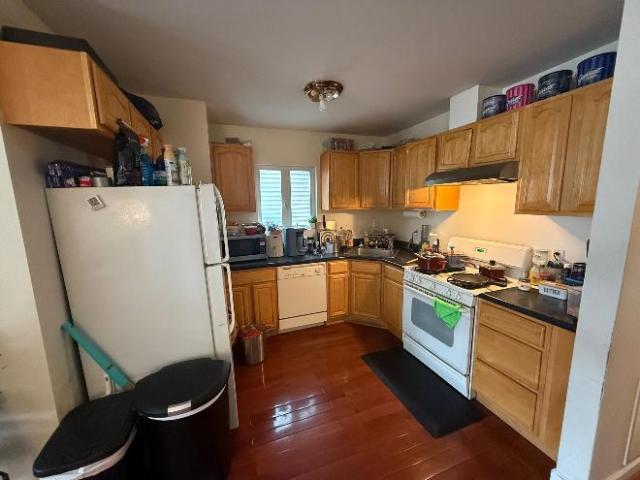 3 Br, 2 bath, Condo 208 Cambridge Ave