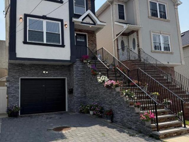 3 Br, 2 bath, Condo 208 Atlantic St