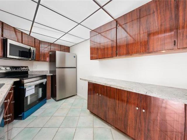 3 Br, 2 bath, Condo 20905 NE 8th Ct