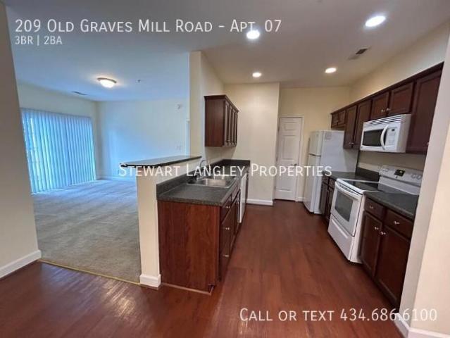 3 Br, 2 bath, Condo 209 Old Graves Mill Road