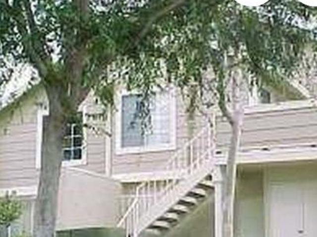 3 Br, 2 bath, Condo 21192 Deerpath