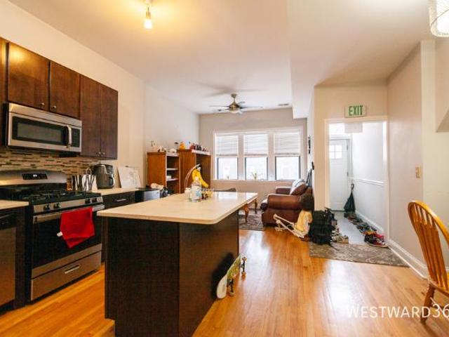 3 Br, 2 bath, Condo 2110 W 18th Pl