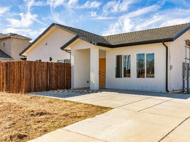3 Br, 2 bath, Condo 21261 Golden Hills Blvd