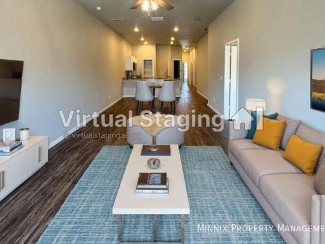 3 Br, 2 bath, Condo 2120 N Jayton Ave