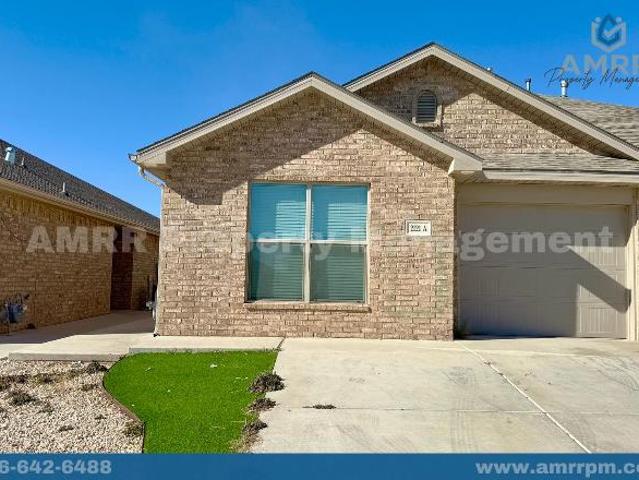 3 Br, 2 bath, Condo 2121 N Ave J