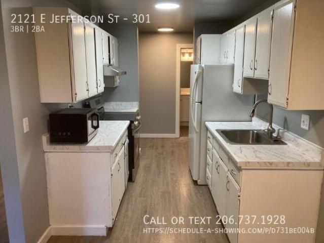 3 Br, 2 bath, Condo 2121 E Jefferson St