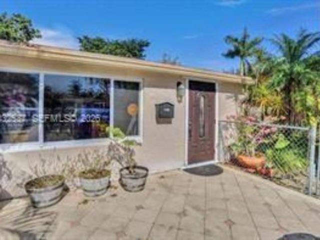 3 Br, 2 bath, Condo 2199 NE 182nd St