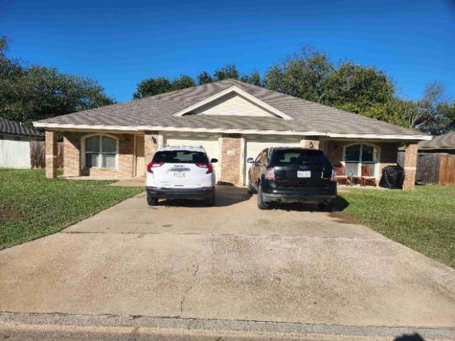 3 Br, 2 bath, Condo 221 Dale Earnhardt Dr