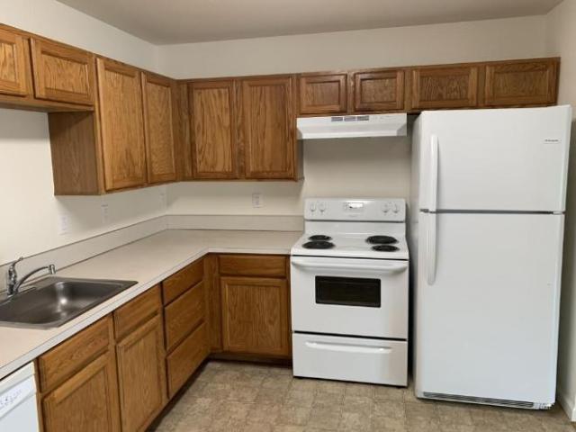 3 Br, 2 bath, Condo 221 NW 3rd St