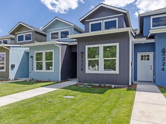 3 Br, 2 bath, Condo 2228 E 4th Ave