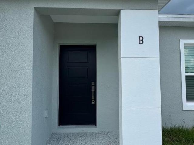 3 Br, 2 bath, Condo 2232 Fernwood St