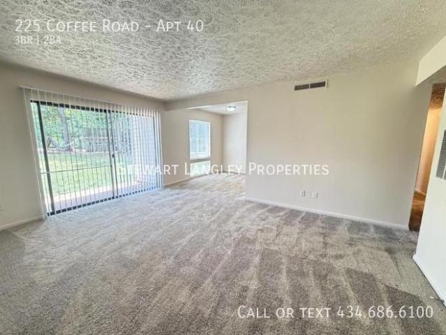 3 Br, 2 bath, Condo 225 Coffee Road