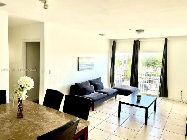3 Br, 2 bath, Condo 2280 SW 32nd Ave