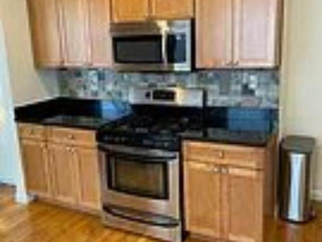 3 Br, 2 bath, Condo 22 Dartmouth St