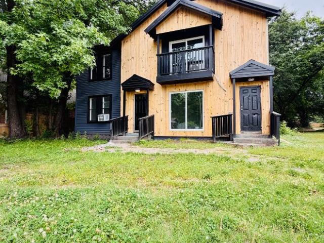 3 Br, 2 bath, Condo 2317 Walnut St