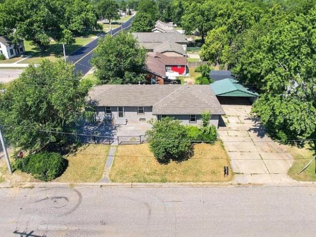 3 Br, 2 bath, Condo 231 S Derby Ave