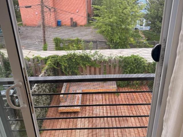 3 Br, 2 bath, Condo 2325 High St SE