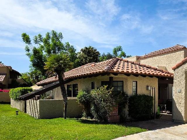 3 Br, 2 bath, Condo 2345 S Cherokee Way