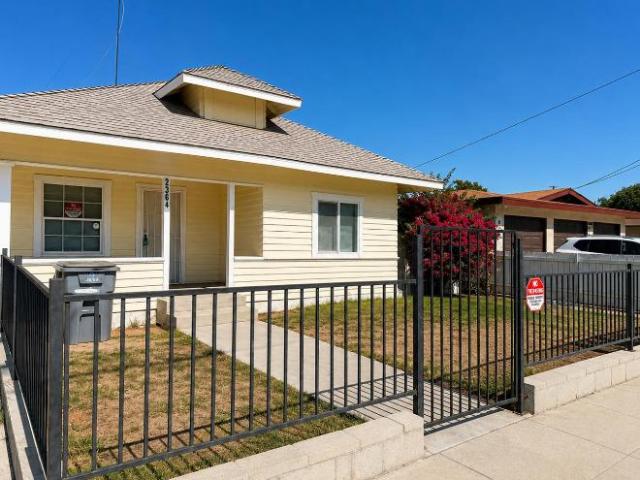 3 Br, 2 bath, Condo 236 North Alessandro Street