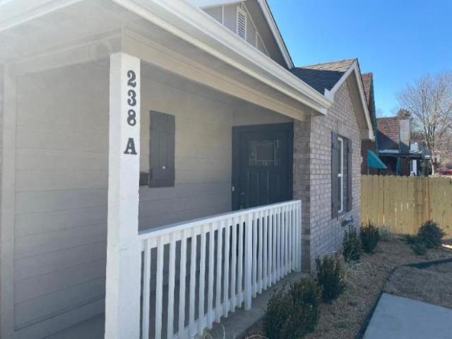 3 Br, 2 bath, Condo 238 E Young Pl