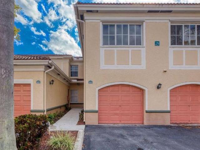3 Br, 2 bath, Condo 2400 Centergate Dr