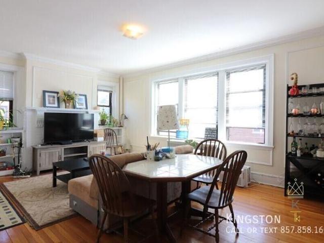 3 Br, 2 bath, Condo 24 Park St