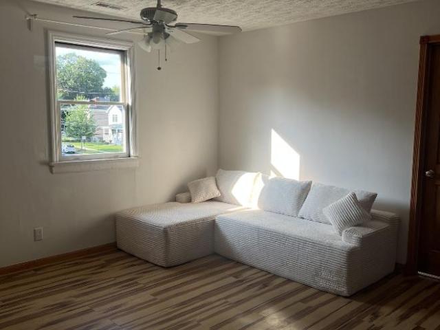 3 Br, 2 bath, Condo 24th And Perry St
