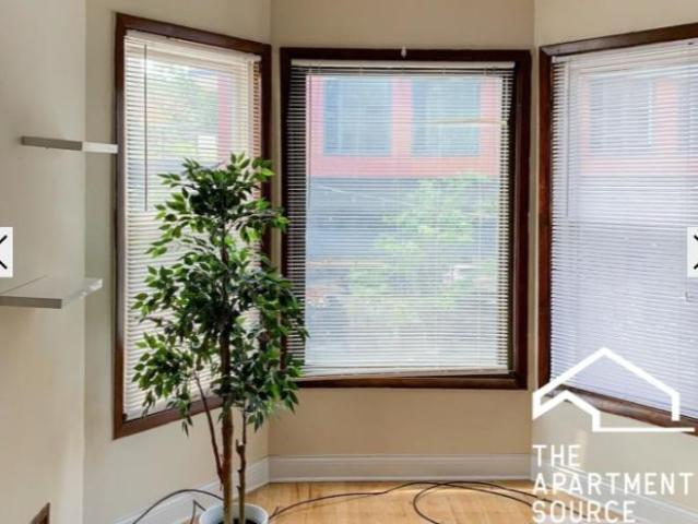 3 Br, 2 bath, Condo 2521 N Lincoln Ave