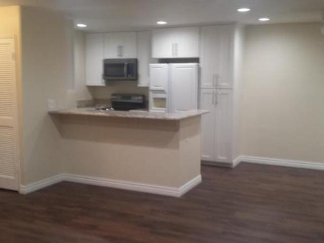 3 Br, 2 bath, Condo 2521 W Sunflower Avenue