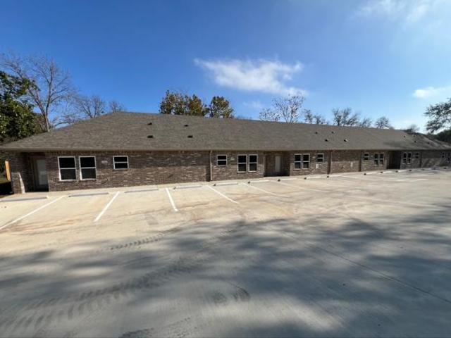 3 Br, 2 bath, Condo 2602 Seaton St