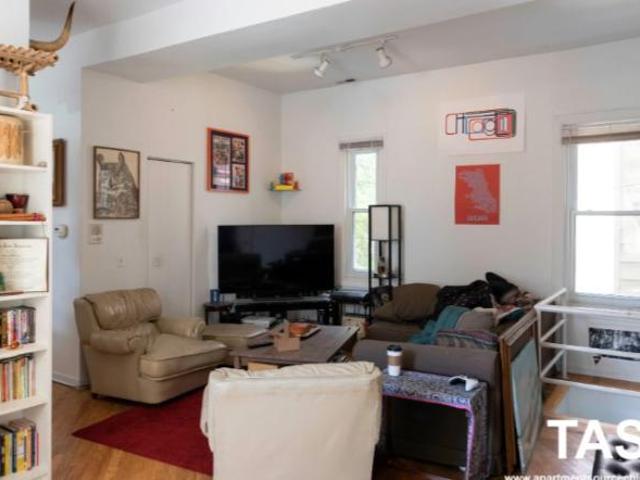 3 Br, 2 bath, Condo 2618 N Marshfield