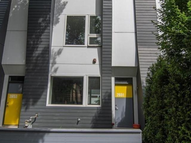 3 Br, 2 bath, Condo 2651 N Hamlin