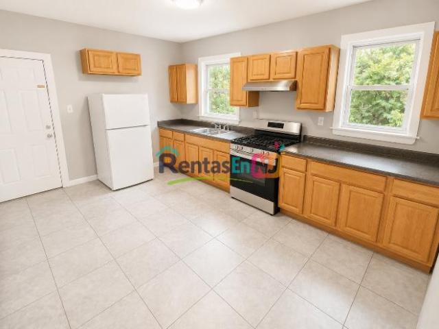 3 Br, 2 bath, Condo 266 S 6th St