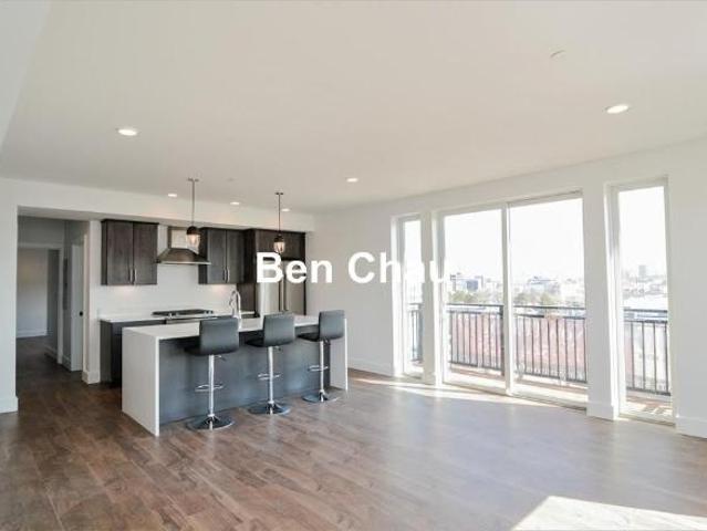 3 Br, 2 bath, Condo 26 Hichborn St