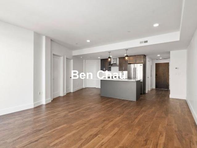 3 Br, 2 bath, Condo 26 Hichborn St