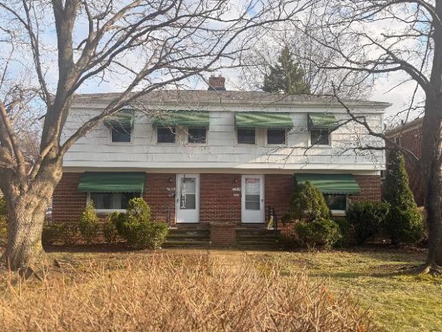 3 Br, 2 bath, Condo 27070 Lake Shore Blvd