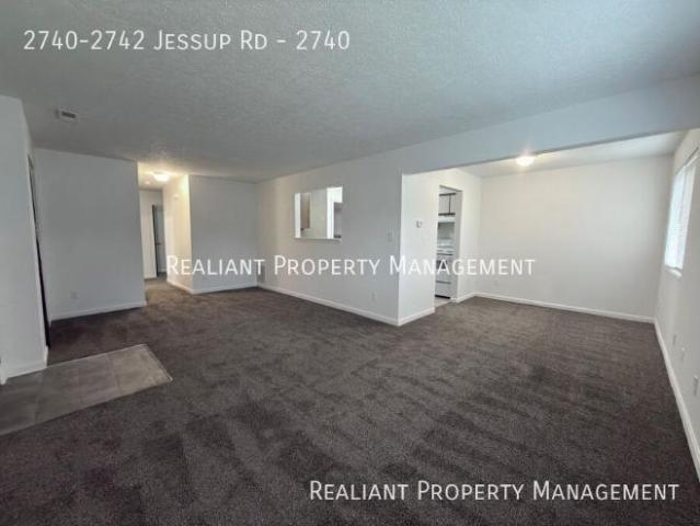 3 Br, 2 bath, Condo 2740 Jessup Rd