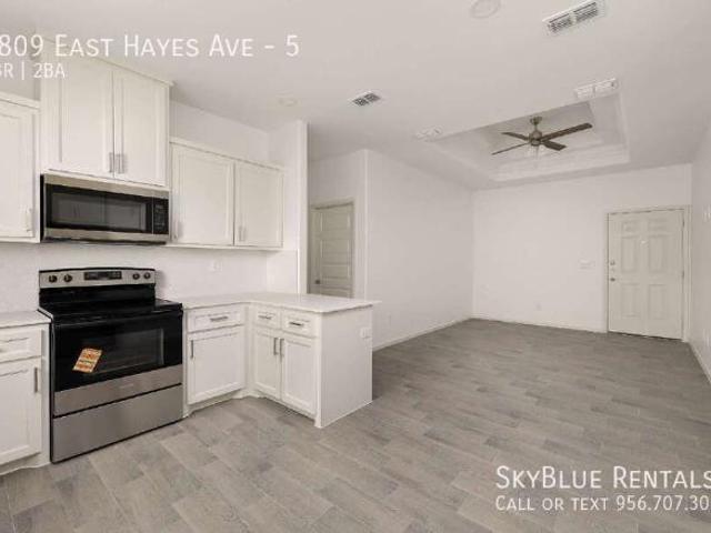 3 Br, 2 bath, Condo 2809 East Hayes Ave