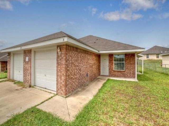 3 Br, 2 bath, Condo 2801 Lucille Dr