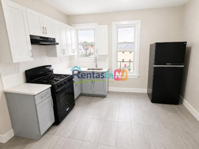 3 Br, 2 bath, Condo 28 Wainwright St