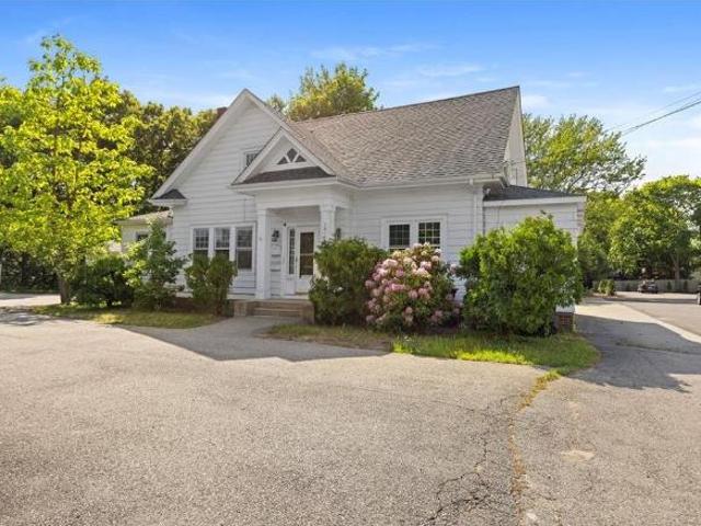 3 Br, 2 bath, Condo 2915 Post Road