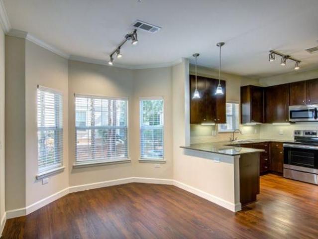 3 Br, 2 bath, Condo 2951 N Loop 336 West