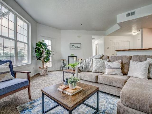 3 Br, 2 bath, Condo 2990 W C St