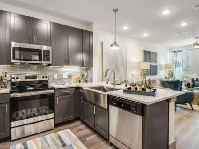 3 Br, 2 bath, Condo 300 Enclave Dr