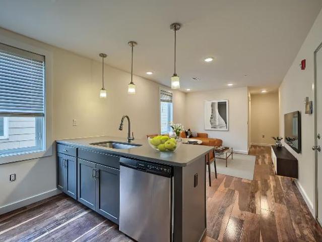 3 Br, 2 bath, Condo 3029 Master St