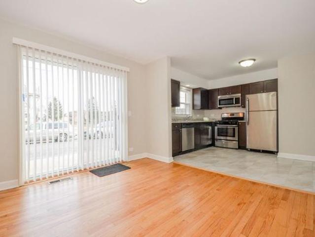 3 Br, 2 bath, Condo 3021 Briar