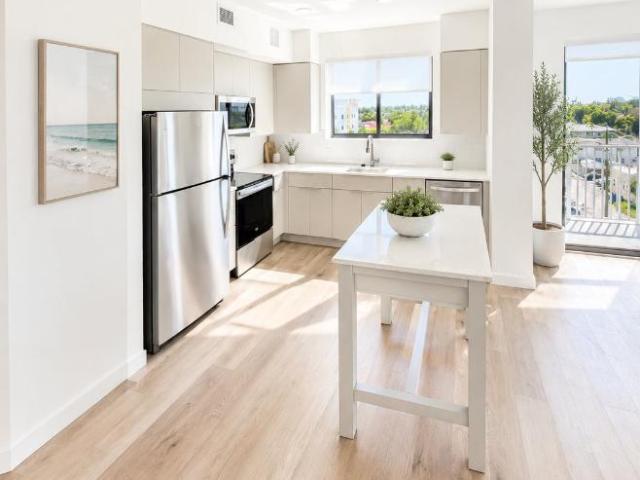 3 Br, 2 bath, Condo 303 S Federal Hwy