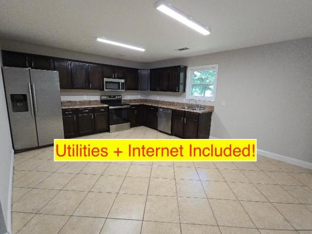 3 Br, 2 bath, Condo 3092 Scenic Hwy S